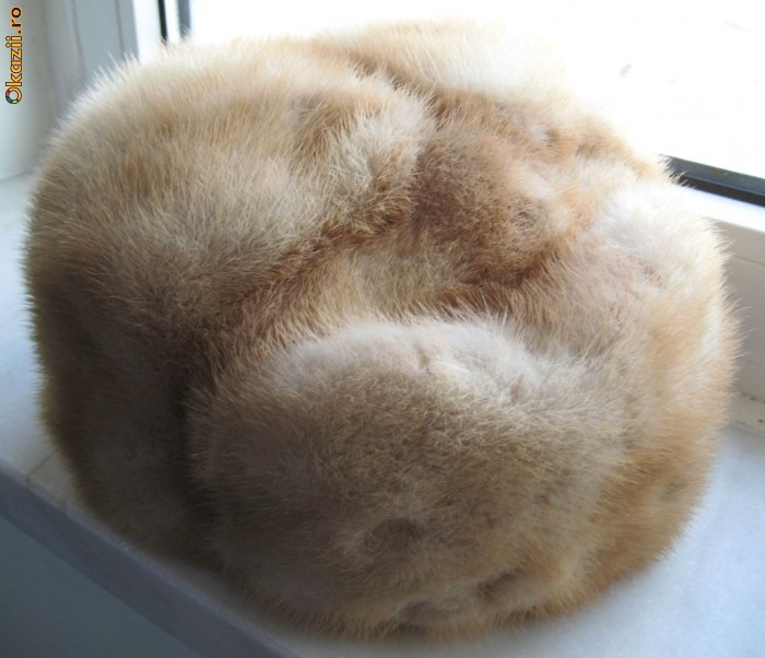 Caciula Blana naturala NURCA, superba, pufoasa, NOUA !!! | arhiva Okazii.ro