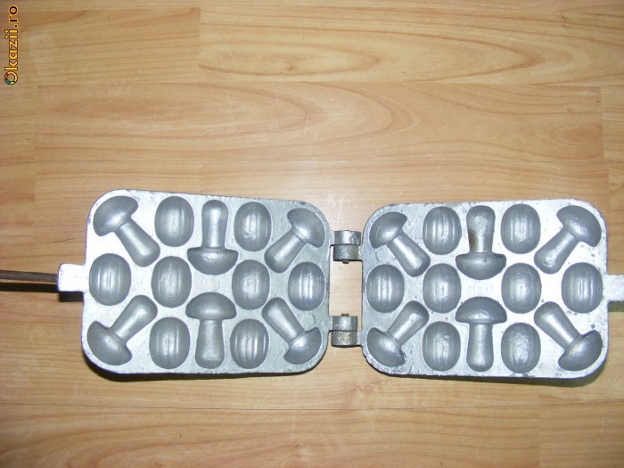 FORMA NUCI,CIUPERCI PRAJITURI,VECHE,PERFECTA ESTETIC si FUNCTIONAL ...