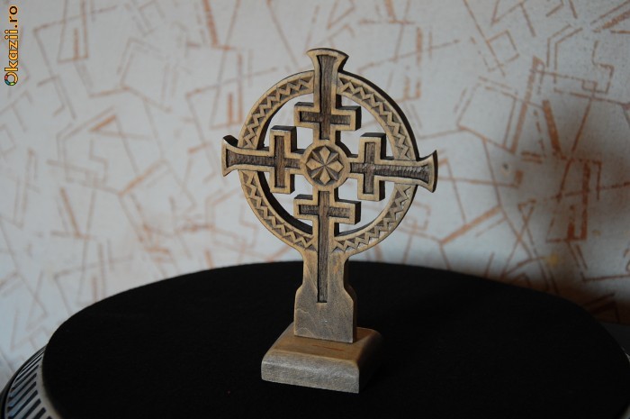 CRUCEA CELTICA SCULPTURA RARA ( zvastica de fier decoratie) | arhiva ...