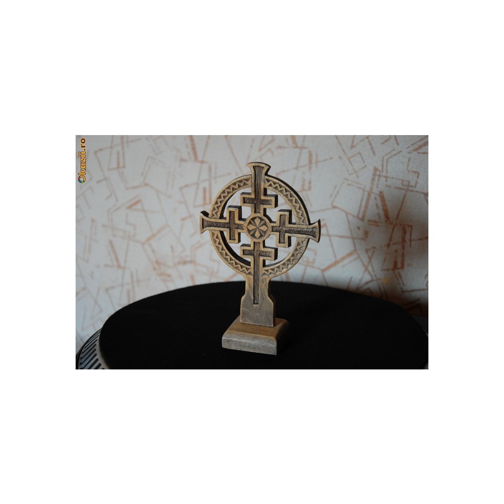 CRUCEA CELTICA SCULPTURA RARA ( zvastica de fier decoratie) | arhiva ...