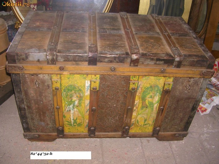 Lada de zestre / Cufar lemn masiv vechi | arhiva Okazii.ro