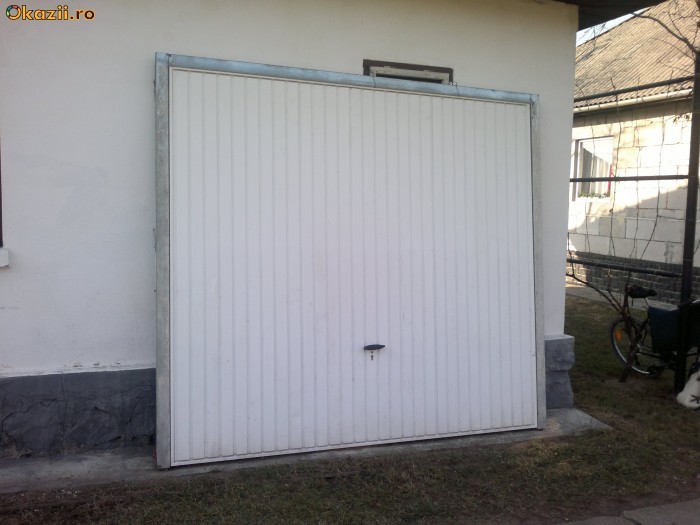 Vand usa de garaj rabatabila | arhiva Okazii.ro