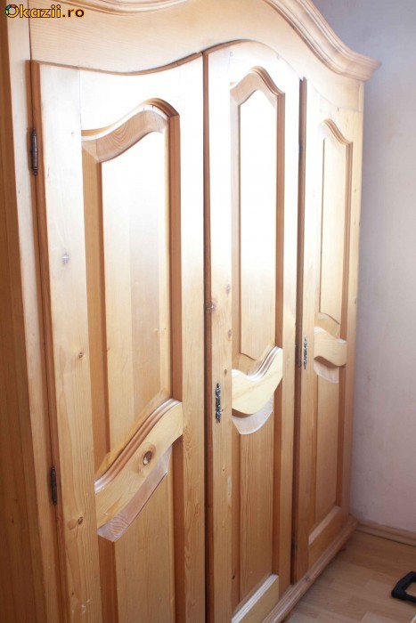 Mobila dormitor - sifonier + scrin; lemn masiv: ieftin, ocazie ...