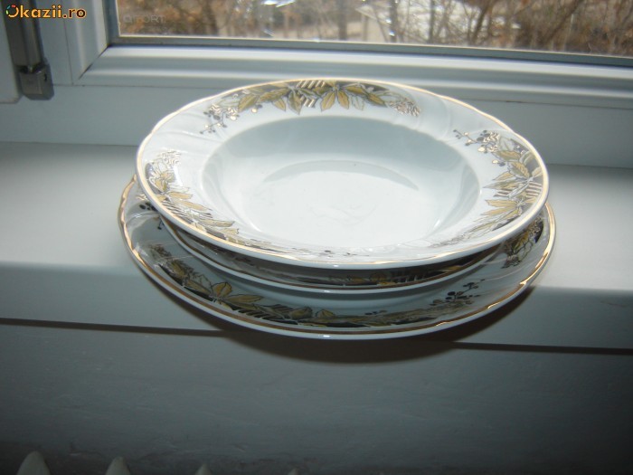 serviciu masa 18 piese portelan Apulum | arhiva Okazii.ro