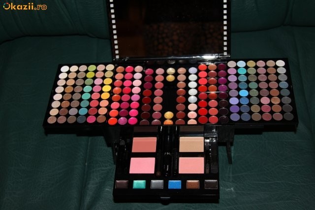 TRUSA MACHIAJ PROFESIONAL SEPHORA | arhiva Okazii.ro