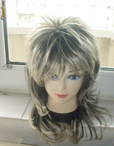 PERUCA BLOND CU SUVITE NEGRE,SUPERBAAAA ! | arhiva Okazii.ro