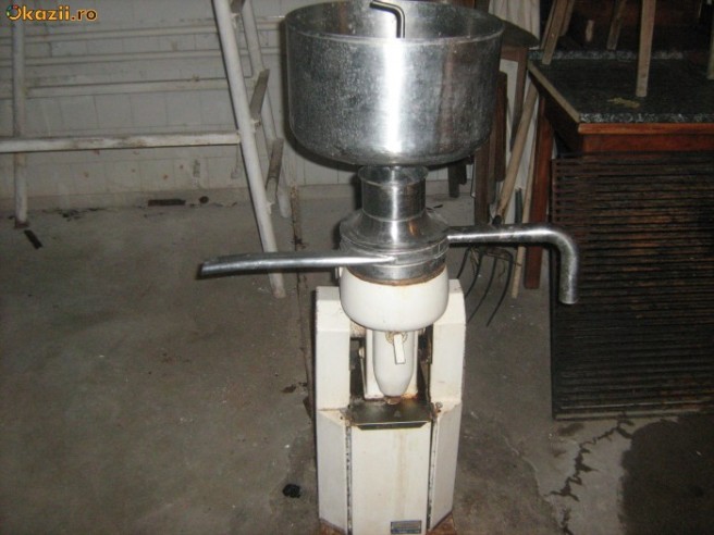 SEPARATOR SMANTANA DE LAPTE | arhiva Okazii.ro