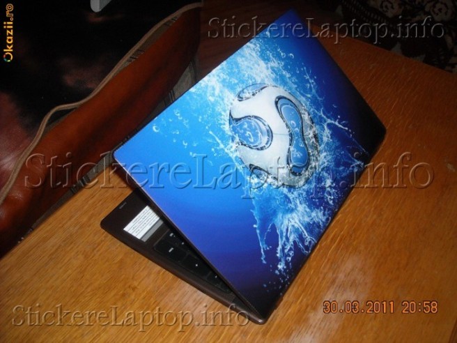 Stickere laptop personalizate ,folie protectie laptop,autocolant laptop ...