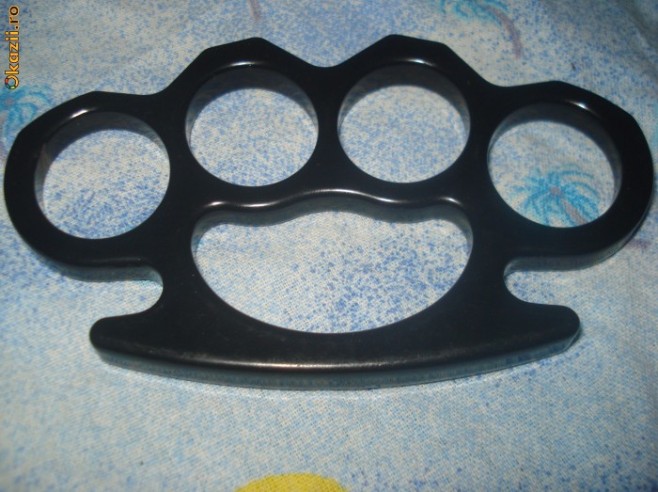 Pumnal , rozeta , box autoaparare | arhiva Okazii.ro