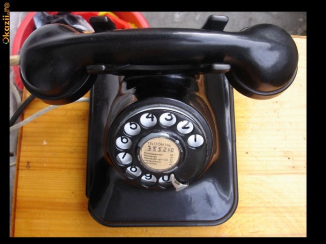 Telefon negru vechi de ebonita | arhiva Okazii.ro