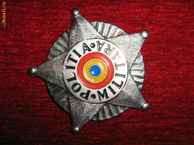 Insigna "Politia Militara" | arhiva Okazii.ro