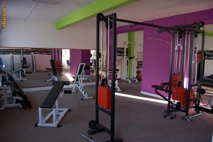 Sala de fitness - forta - culturism Vand aparate sala de forta ... Sala de fitness - forta - culturism Vand aparate sala de forta ...