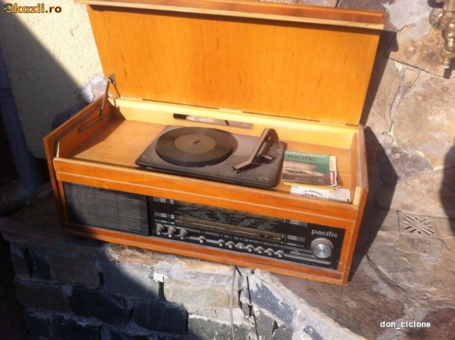 VAND RADIO VECHI CU PICAP | arhiva Okazii.ro