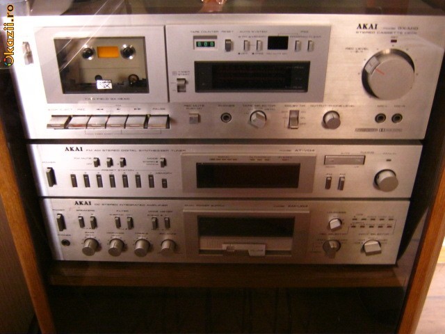 Combina audio AKAI amplificator AM-U04, tuner AT-V04, deck GX-M10 ...