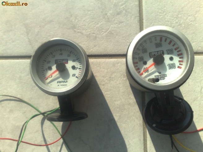 Turometru AUTO UNIVERSAL + Temperatura APA | arhiva Okazii.ro