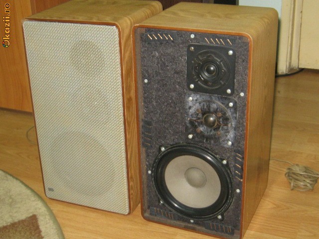 ITT -HYPERION -3 way vintage speakers ! | arhiva Okazii.ro