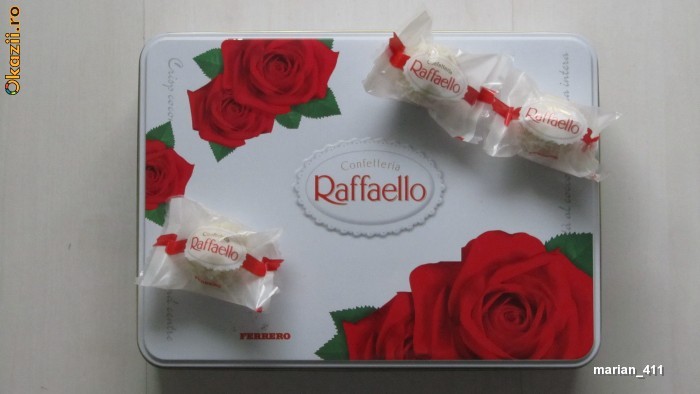 2 bomboane de ciocolata si nuca de cocos Raffaello Ferrero - party pt ...