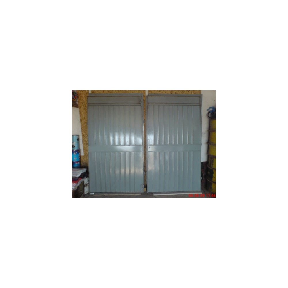 Vand / Schimb Usi metalice - 2 buc. , ideale pentru porti intrare curte ...