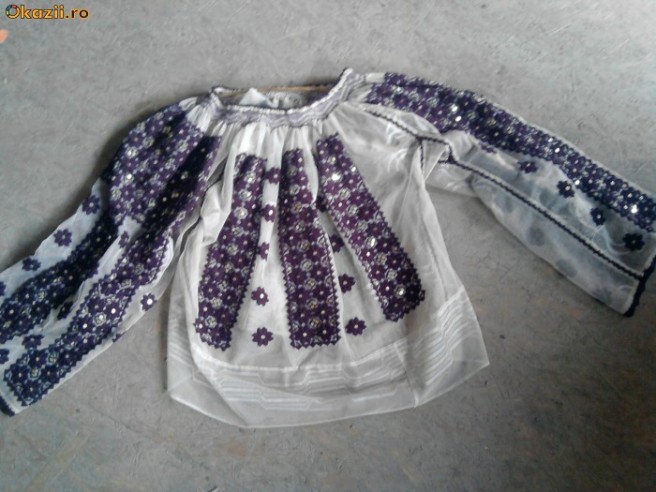 ie veche brodata manual,model superb | arhiva Okazii.ro