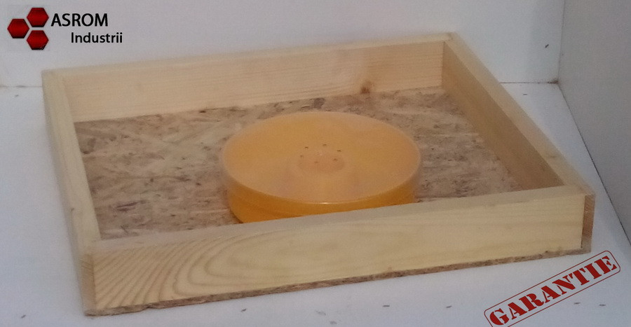 Stup vertical 10 rame , asamblat fund antivarroa, cu podisor hranitor ...