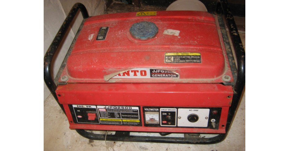 Vand generator electric 2,2 KW defect | arhiva Okazii.ro