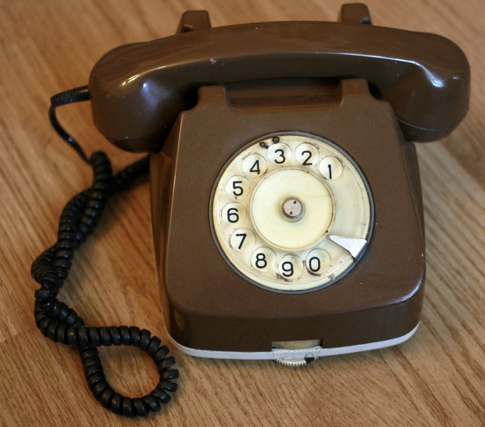 TELEFON FIX ROMANIA ANII 70 - 80 CU DISC MARO | arhiva Okazii.ro