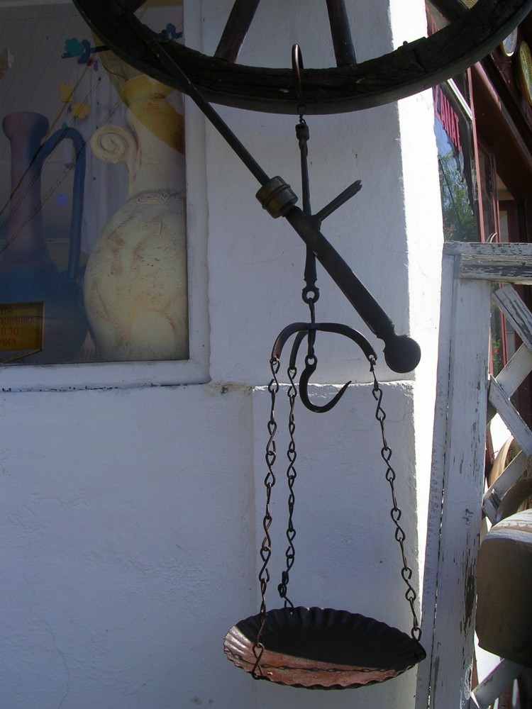 Deosebita balanta veche/cantar cu taler si bila de bronz-ideala decor ...