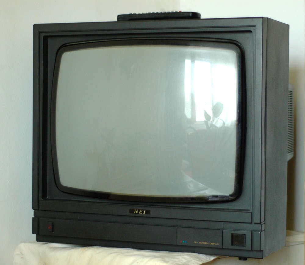 OKAZIE! Vand Televizor NEI Color PAL 52CM ( 20 " inch ) cu telecomanda ...