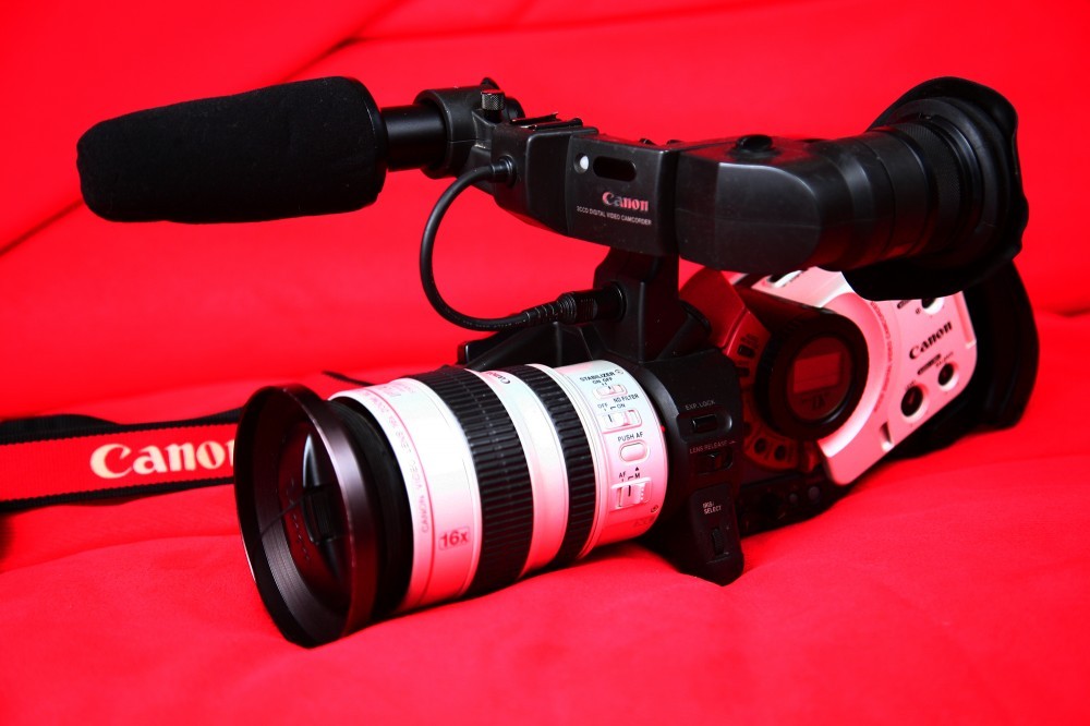 CANON XL1S - Camera video profesionala - MINI DV - TREPIED VIDEO CADOU ...