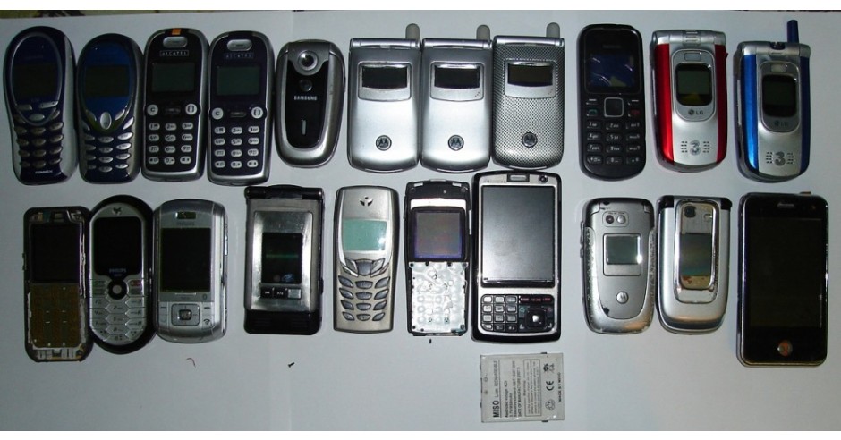 lot telefoane mobile diverse modele mai vechi alcatel samsung nokia ...
