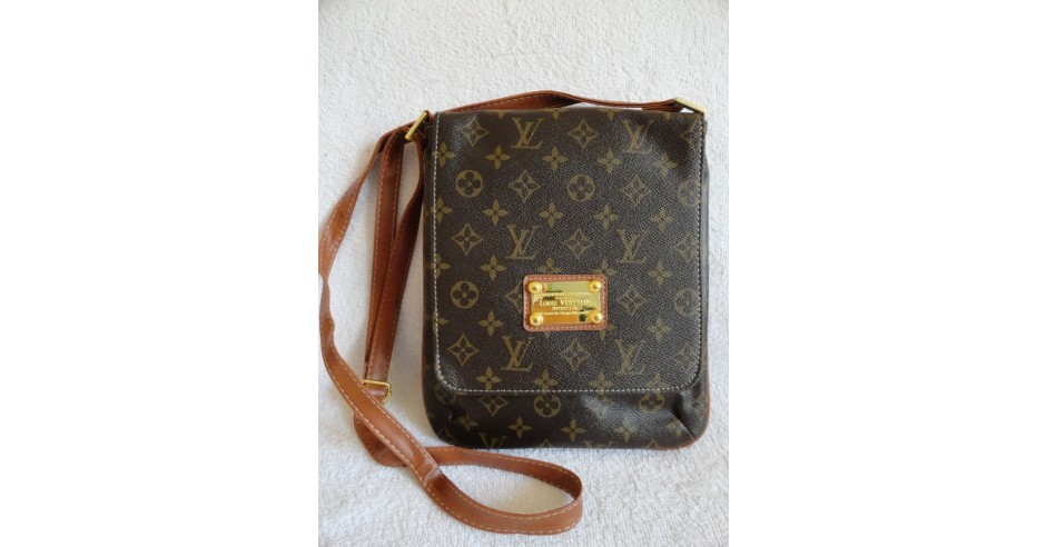 Poseta Geanta de umar Louis Vuitton gri sobolan cu bretea maro ...