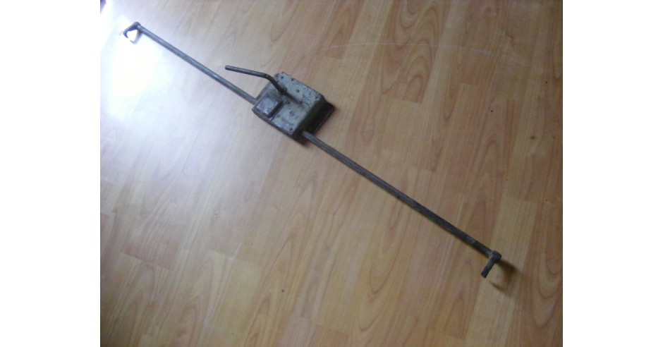 BROASCA VECHE USA,INCUIETOARE in tocul usii ,pentru PORTI si USI de ...