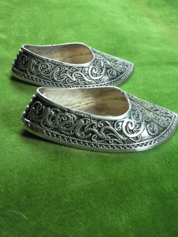 VECHI PAPUCI DIN ARGINT - MODA FEMININA DE EPOCA - MARCAJE VECHI ...