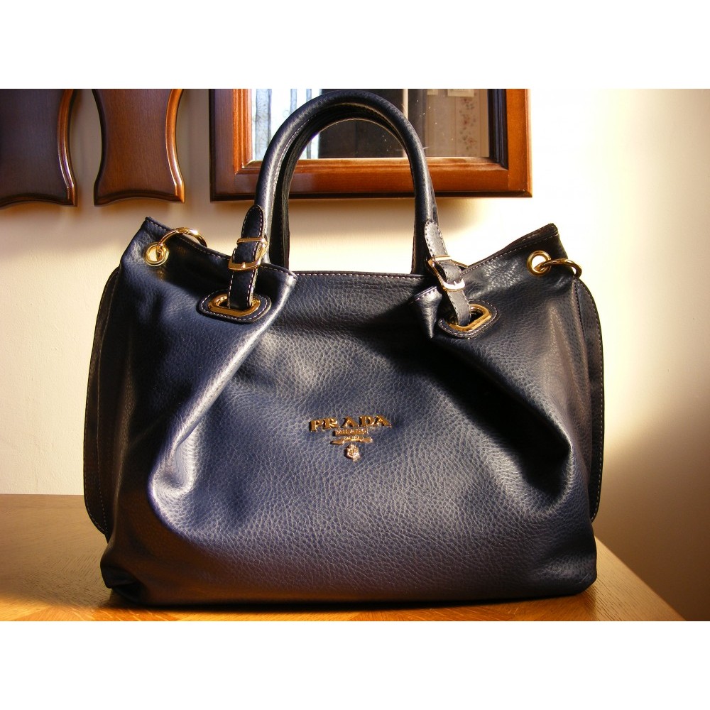 Genti dama Prada - modele deosebite | arhiva Okazii.ro