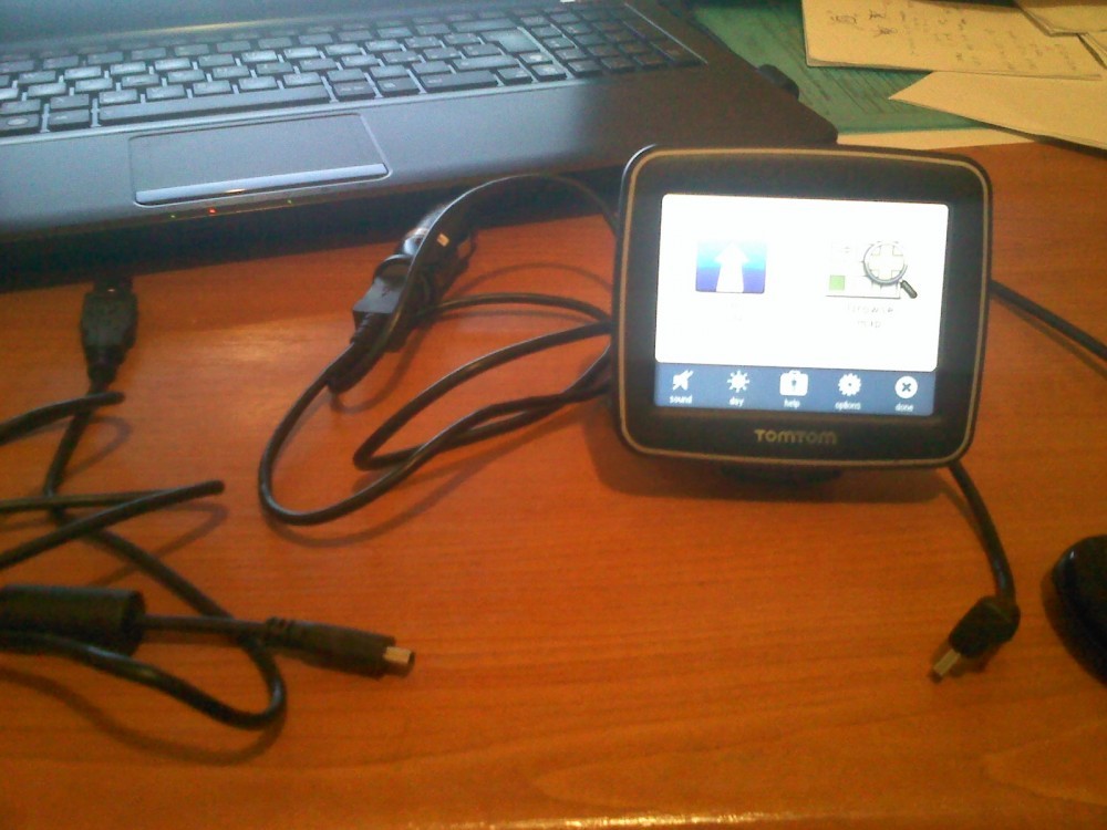 GPS Tomtom 1eX00 | arhiva Okazii.ro