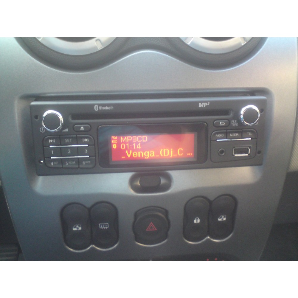 Radio cd mp3 dacia logan model nou. | arhiva Okazii.ro