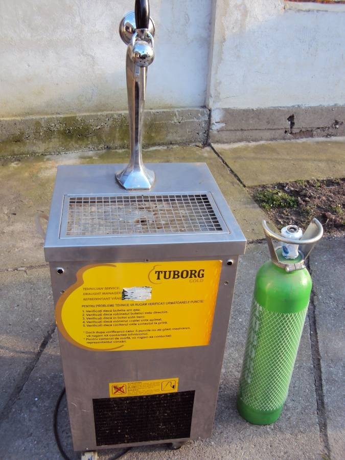 Dozator bere Tuborg +tub oxigen incarcat plin | arhiva Okazii.ro