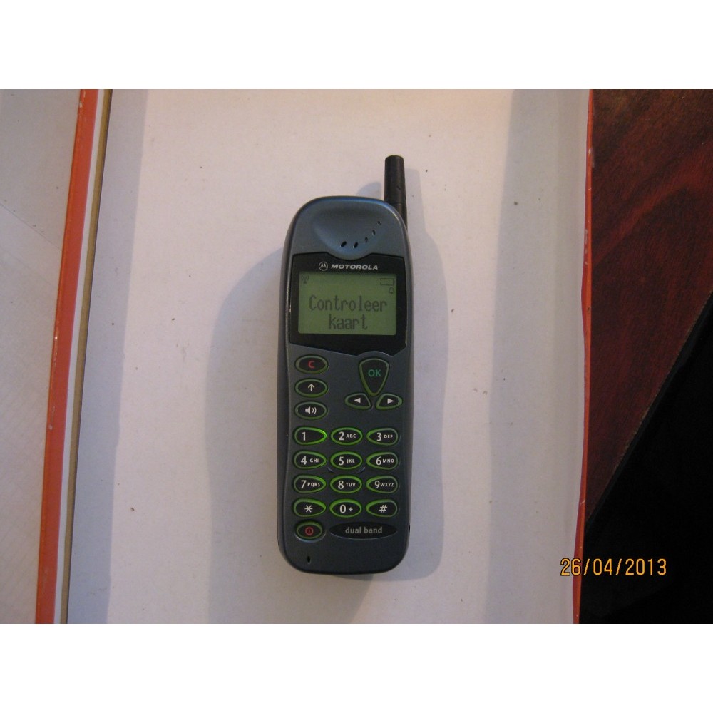 04/36----- MOTOROLA M3588 ( MC2--41D33 ) ---- TELEFON VECHI DE COLECTIE ...