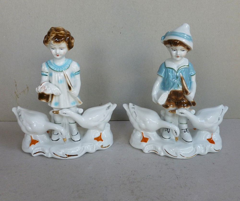 Copiii cu gastele, Pereche de bibelouri din portelan, Curtea de Arges ...