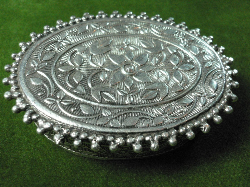 SPLENDIDA CUTIUTA DIN ARGINT - LUCRATA MANUAL - GREUTATE 27 GR- ARGINT ...