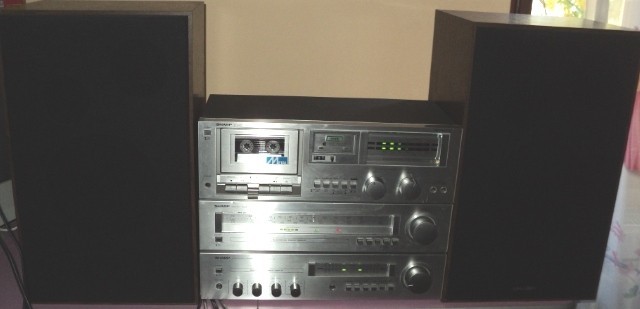 linie audio model Sharp deck RT30,tuner ST30,amplificator SM30 plus ...