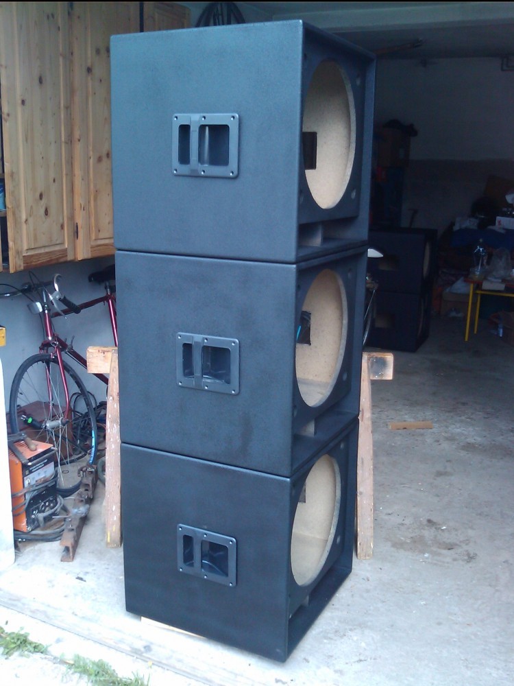 Execut la comanda incinte acustice cu/fara difuzoare (boxe pasive sau ...