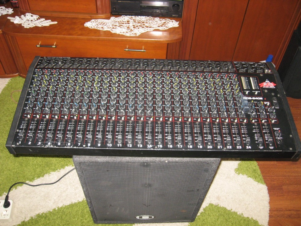 Mixer ROSS Systems RCS-2402 Echipament Studio Mixer profesional 24 ...