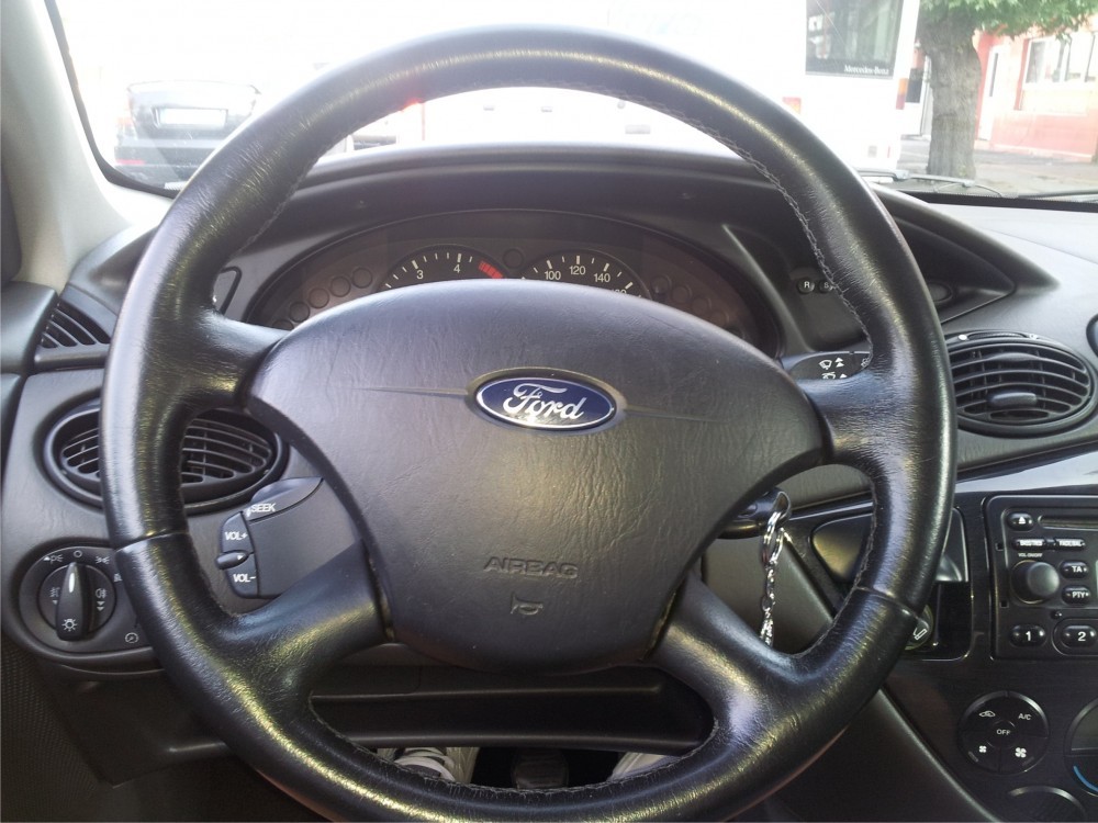 Volan Piele + Nuca schimbator FORD FOCUS MK1 | arhiva Okazii.ro