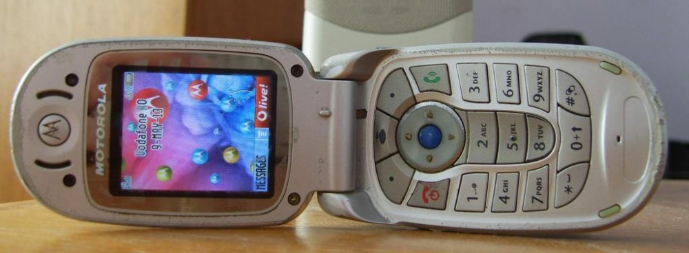 MOTOROLA V550 - telefon cu clapa v545 v560 v525 V535 decodat - | arhiva ...