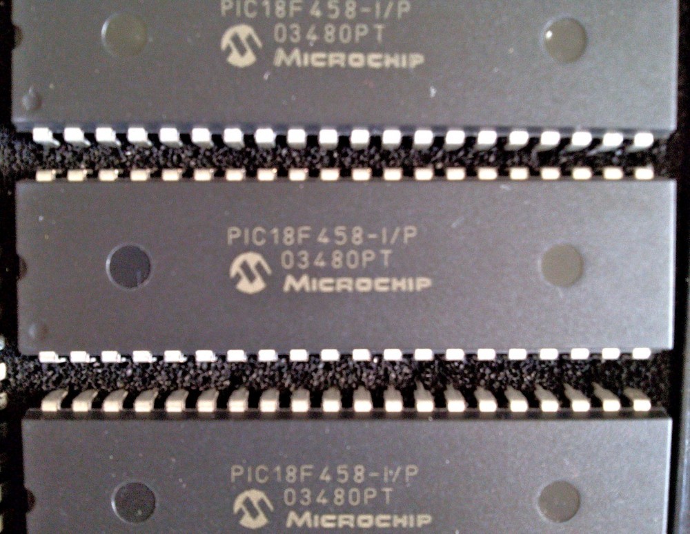 PIC18F458 -I/P, Microcontroler MICROCHIP, 8BIT FLASH MCU, CAN, DIP40, 40MHz, EEPROM:256B ...