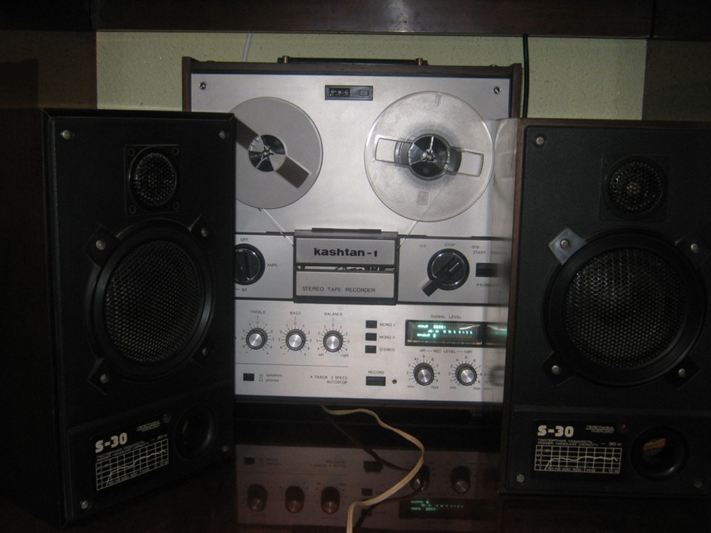 Vand magnetofon Kashtan-1(impecabil tehnic si estetic) prevazut cu doua ...