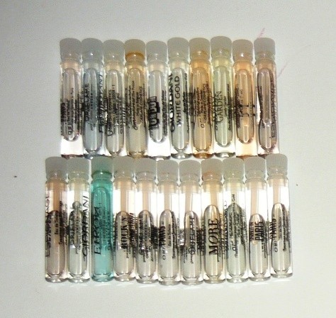 MOKAZIE - Set 21 mostre parfum Oriflame - ultimele parfumuri aparute ...