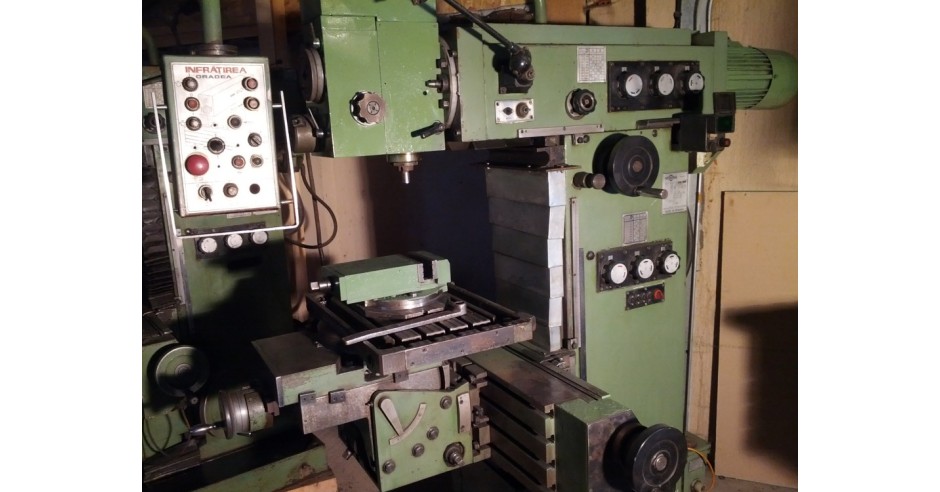 Freza, Masina de frezat Fus 25, cu accesorii, strung, masina de gaurit ...