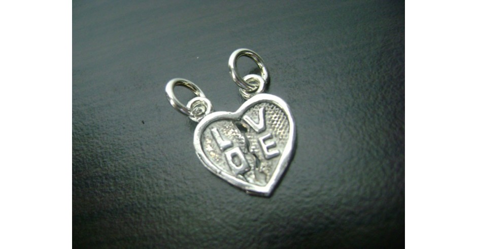 PANDANTIV ARGINT MODEL INIMA CARE SE RUPE IN 2 | arhiva Okazii.ro